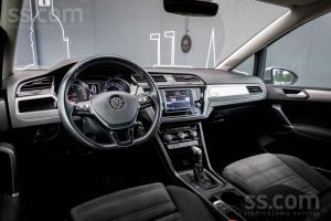 Grey Volkswagen Touran 2017 in Riga, with an engine capacity of 1.60 L and mileage of 208 thousand km for 10990 €, photo 11 on AUTOMOTO.COM.LV