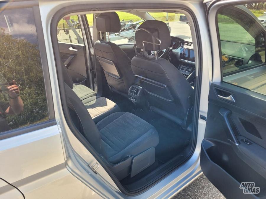 Pelēks Volkswagen Touran 2017 Vilkaviškis, ar dzinēja tilpumu 1.60 L un nobraukumu 330 tūkst. km par 9400 €, foto 9 vietnē AUTOMOTO.COM.LV