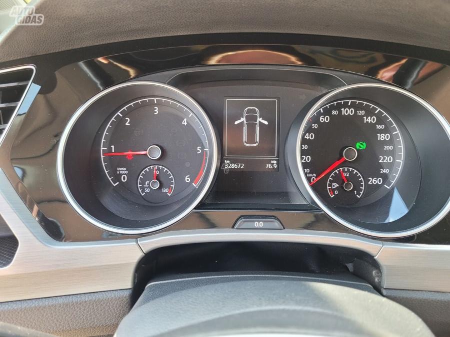 Pelēks Volkswagen Touran 2017 Vilkaviškis, ar dzinēja tilpumu 1.60 L un nobraukumu 330 tūkst. km par 9400 €, foto 11 vietnē AUTOMOTO.COM.LV