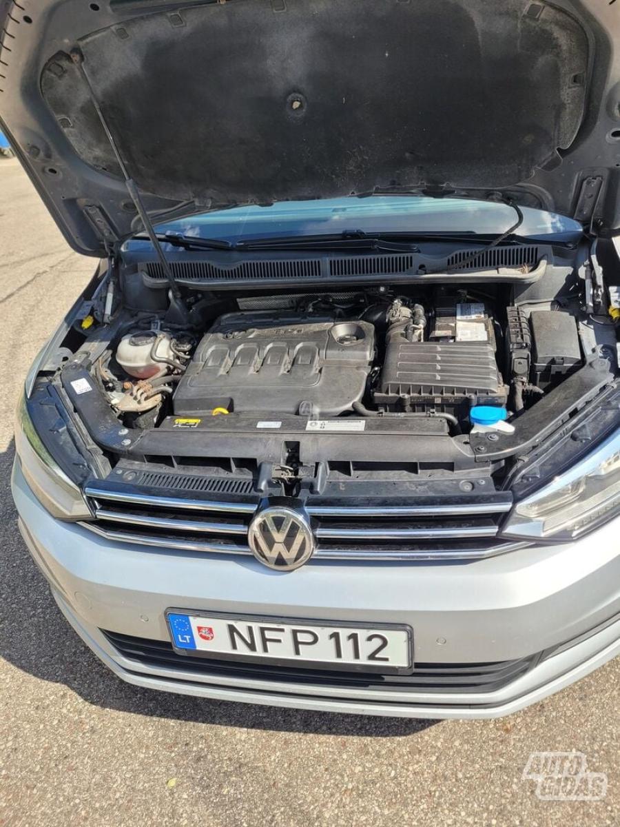Pelēks Volkswagen Touran 2017 Vilkaviškis, ar dzinēja tilpumu 1.60 L un nobraukumu 330 tūkst. km par 9400 €, foto 13 vietnē AUTOMOTO.COM.LV