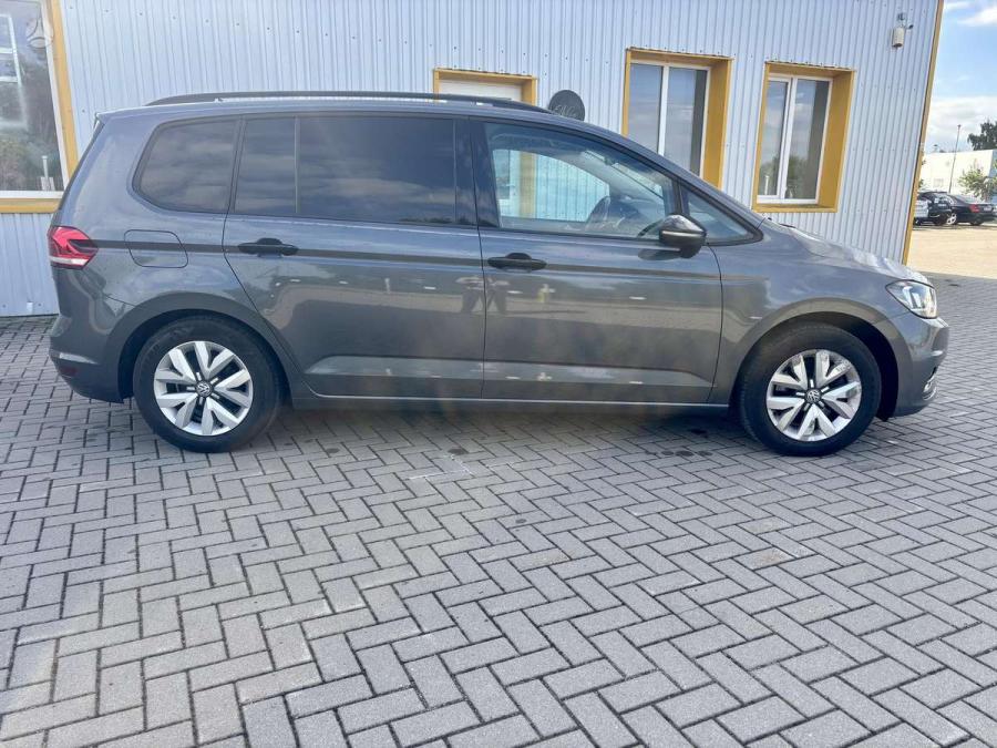 Pelēks Volkswagen Touran 2017 Tauragė, ar dzinēja tilpumu 1.60 L un nobraukumu 340 tūkst. km par 7950 €, foto 9 vietnē AUTOMOTO.COM.LV