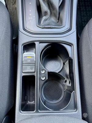 Pelēks Volkswagen Touran 2017 Tauragė, ar dzinēja tilpumu 1.60 L un nobraukumu 340 tūkst. km par 7950 €, foto 23 vietnē AUTOMOTO.COM.LV