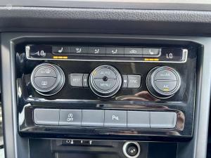 Pelēks Volkswagen Touran 2017 Tauragė, ar dzinēja tilpumu 1.60 L un nobraukumu 340 tūkst. km par 7950 €, foto 24 vietnē AUTOMOTO.COM.LV
