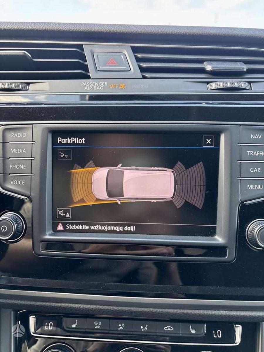 Pelēks Volkswagen Touran 2017 Tauragė, ar dzinēja tilpumu 1.60 L un nobraukumu 340 tūkst. km par 7950 €, foto 25 vietnē AUTOMOTO.COM.LV