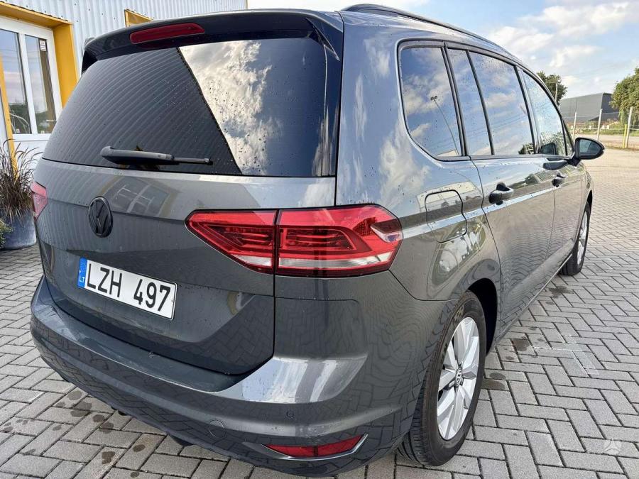 Pelēks Volkswagen Touran 2017 Tauragė, ar dzinēja tilpumu 1.60 L un nobraukumu 340 tūkst. km par 7950 €, foto 30 vietnē AUTOMOTO.COM.LV