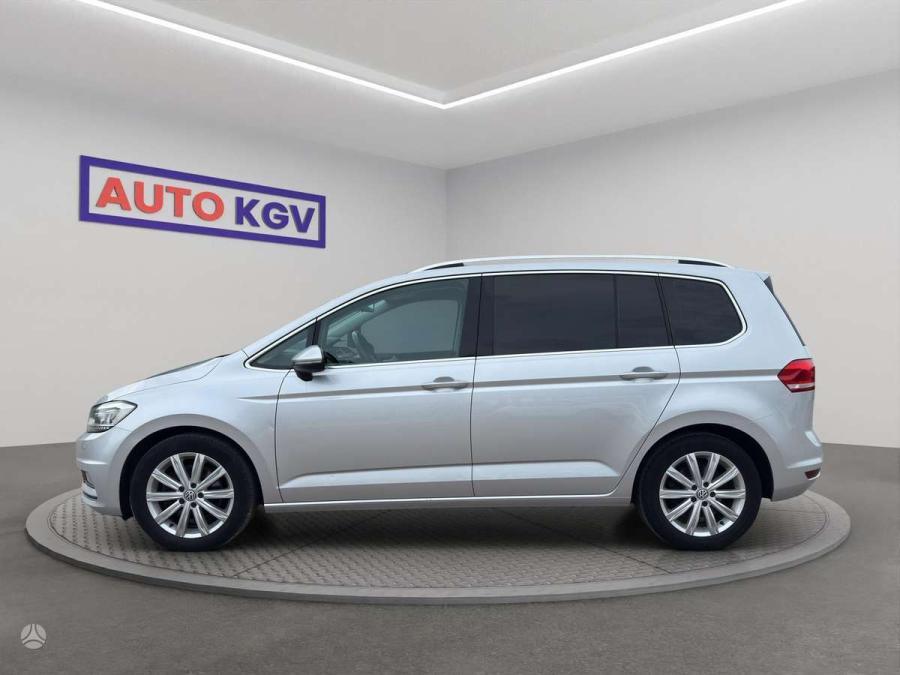 Grey Volkswagen Touran 2017 in Klaipeda, with an engine capacity of 1.80 L and mileage of 298 thousand km for 11999 €, photo 3 on AUTOMOTO.COM.LV