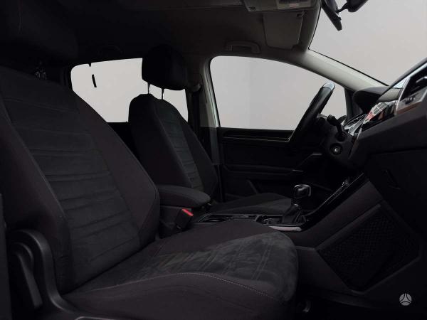 Grey Volkswagen Touran 2017 in Klaipeda, with an engine capacity of 1.80 L and mileage of 298 thousand km for 11999 €, photo 9 on AUTOMOTO.COM.LV