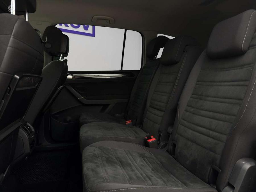 Grey Volkswagen Touran 2017 in Klaipeda, with an engine capacity of 1.80 L and mileage of 298 thousand km for 11999 €, photo 12 on AUTOMOTO.COM.LV