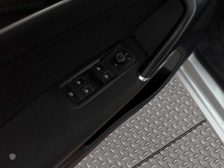 Grey Volkswagen Touran 2017 in Klaipeda, with an engine capacity of 1.80 L and mileage of 298 thousand km for 11999 €, photo 14 on AUTOMOTO.COM.LV