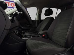 Grey Volkswagen Touran 2017 in Klaipeda, with an engine capacity of 1.80 L and mileage of 298 thousand km for 11999 €, photo 15 on AUTOMOTO.COM.LV