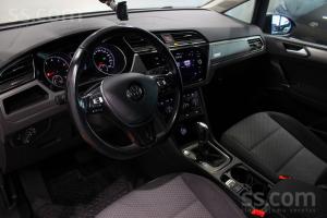 Pelēks Volkswagen Touran 2017 Rīga, ar dzinēja tilpumu 1.40 L un nobraukumu 175 tūkst. km par 14700 €, foto 11 vietnē AUTOMOTO.COM.LV