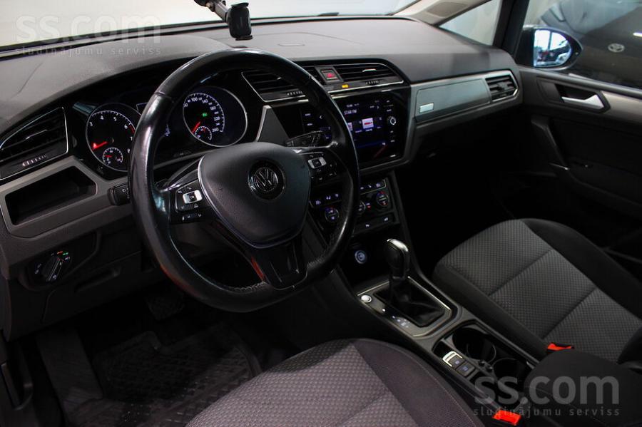 Pelēks Volkswagen Touran 2017 Rīga, ar dzinēja tilpumu 1.40 L un nobraukumu 175 tūkst. km par 14700 €, foto 11 vietnē AUTOMOTO.COM.LV