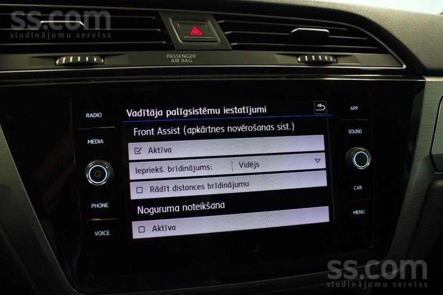 Pelēks Volkswagen Touran 2017 Rīga, ar dzinēja tilpumu 1.40 L un nobraukumu 175 tūkst. km par 14700 €, foto 14 vietnē AUTOMOTO.COM.LV