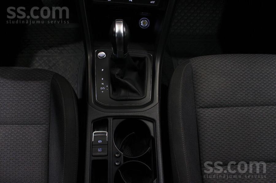 Pelēks Volkswagen Touran 2017 Rīga, ar dzinēja tilpumu 1.40 L un nobraukumu 175 tūkst. km par 14700 €, foto 19 vietnē AUTOMOTO.COM.LV