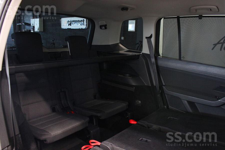Pelēks Volkswagen Touran 2017 Rīga, ar dzinēja tilpumu 1.40 L un nobraukumu 175 tūkst. km par 14700 €, foto 25 vietnē AUTOMOTO.COM.LV