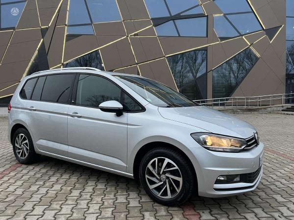 Pelēks Volkswagen Touran 2018 Šauļi, ar dzinēja tilpumu 1.97 L un nobraukumu 304 tūkst. km par 8900 €, foto 3 vietnē AUTOMOTO.COM.LV