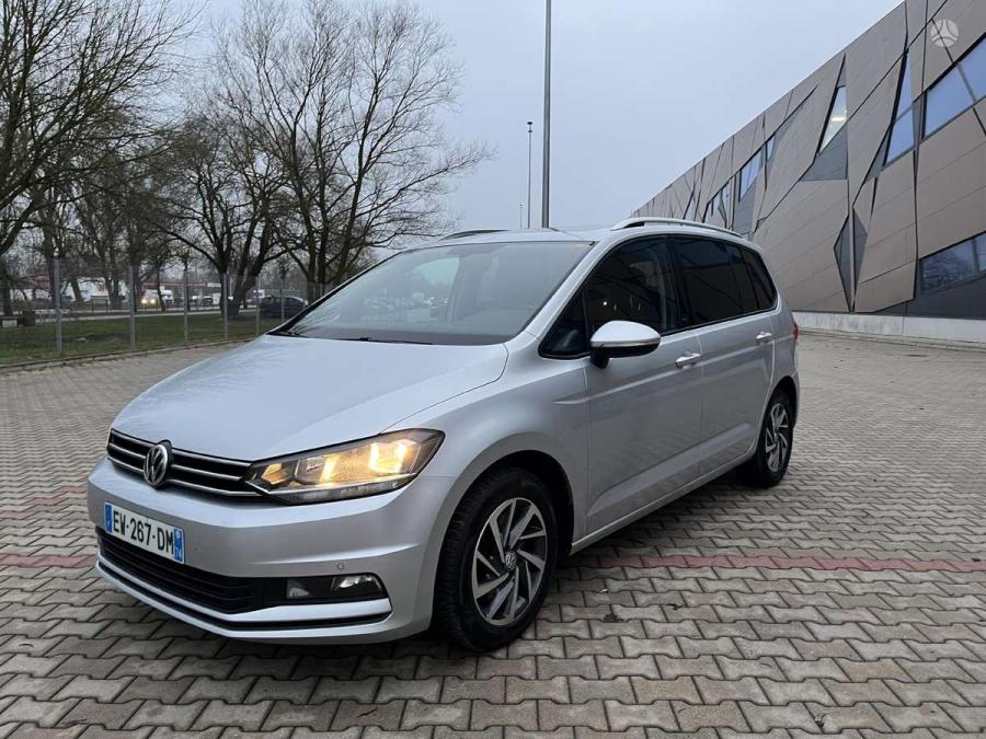 Pelēks Volkswagen Touran 2018 Šauļi, ar dzinēja tilpumu 1.97 L un nobraukumu 304 tūkst. km par 8900 €, foto 6 vietnē AUTOMOTO.COM.LV