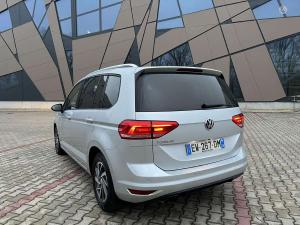 Pelēks Volkswagen Touran 2018 Šauļi, ar dzinēja tilpumu 1.97 L un nobraukumu 304 tūkst. km par 8900 €, foto 7 vietnē AUTOMOTO.COM.LV