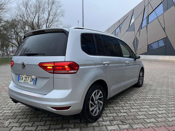 Pelēks Volkswagen Touran 2018 Šauļi, ar dzinēja tilpumu 1.97 L un nobraukumu 304 tūkst. km par 8900 €, foto 10 vietnē AUTOMOTO.COM.LV
