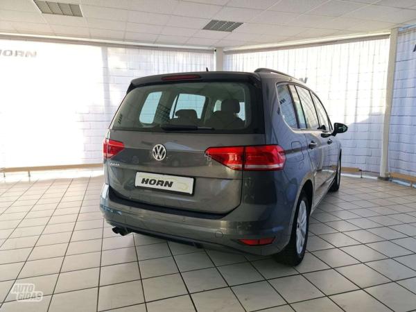 Pelēks Volkswagen Touran 2018 Kauņa, ar dzinēja tilpumu 0.00 L un nobraukumu 60 tūkst. km par 25480 €, foto 6 vietnē AUTOMOTO.COM.LV