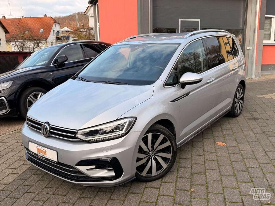 Grey Volkswagen Touran 2018 in Kaunas, with an engine capacity of 1.40 L and mileage of 61 thousand km for 25068 €, photo 1 on AUTOMOTO.COM.LV