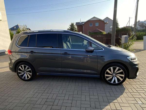 Grey Volkswagen Touran 2018 in Vilnius, with an engine capacity of 1.60 L and mileage of 240 thousand km for 15500 €, photo 10 on AUTOMOTO.COM.LV