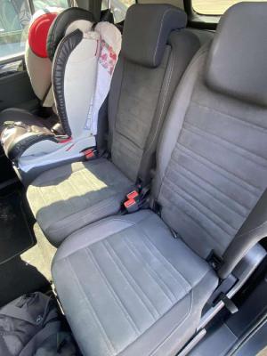 Grey Volkswagen Touran 2018 in Vilnius, with an engine capacity of 1.60 L and mileage of 240 thousand km for 15500 €, photo 13 on AUTOMOTO.COM.LV