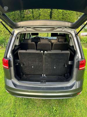 Pelēks Volkswagen Touran 2018 Biržai, ar dzinēja tilpumu 1.60 L un nobraukumu 153 tūkst. km par 12000 €, foto 9 vietnē AUTOMOTO.COM.LV
