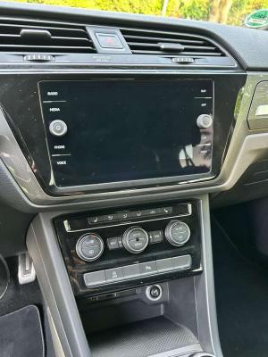 Pelēks Volkswagen Touran 2018 Biržai, ar dzinēja tilpumu 1.60 L un nobraukumu 153 tūkst. km par 12000 €, foto 12 vietnē AUTOMOTO.COM.LV