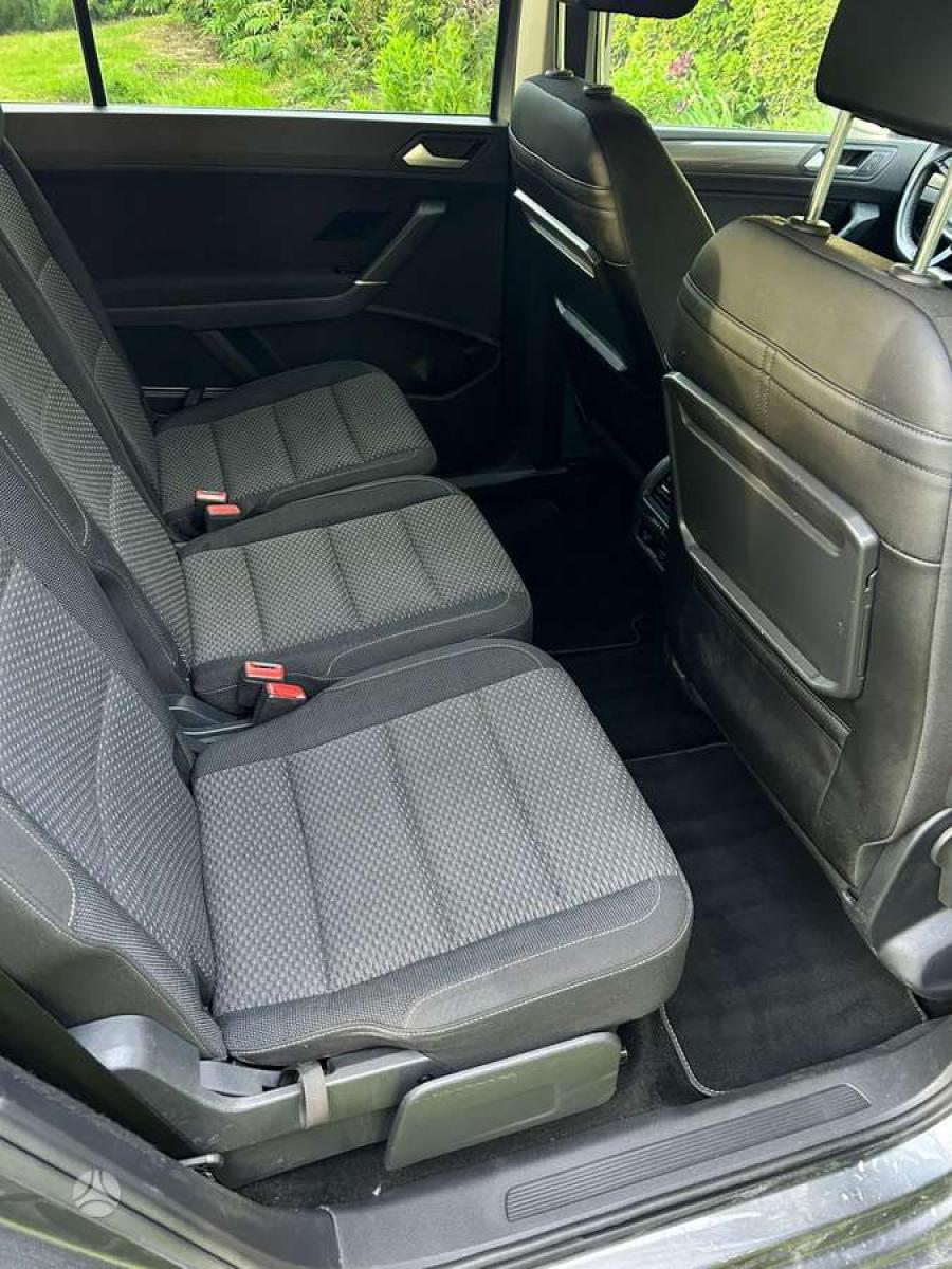 Pelēks Volkswagen Touran 2018 Biržai, ar dzinēja tilpumu 1.60 L un nobraukumu 153 tūkst. km par 12000 €, foto 15 vietnē AUTOMOTO.COM.LV