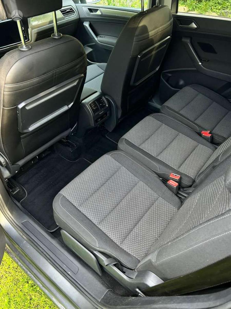 Pelēks Volkswagen Touran 2018 Biržai, ar dzinēja tilpumu 1.60 L un nobraukumu 153 tūkst. km par 12000 €, foto 16 vietnē AUTOMOTO.COM.LV