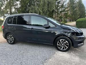 Grey Volkswagen Touran 2018 in Kaunas, with an engine capacity of 1.97 L and mileage of 172 thousand km for 8250 €, photo 11 on AUTOMOTO.COM.LV