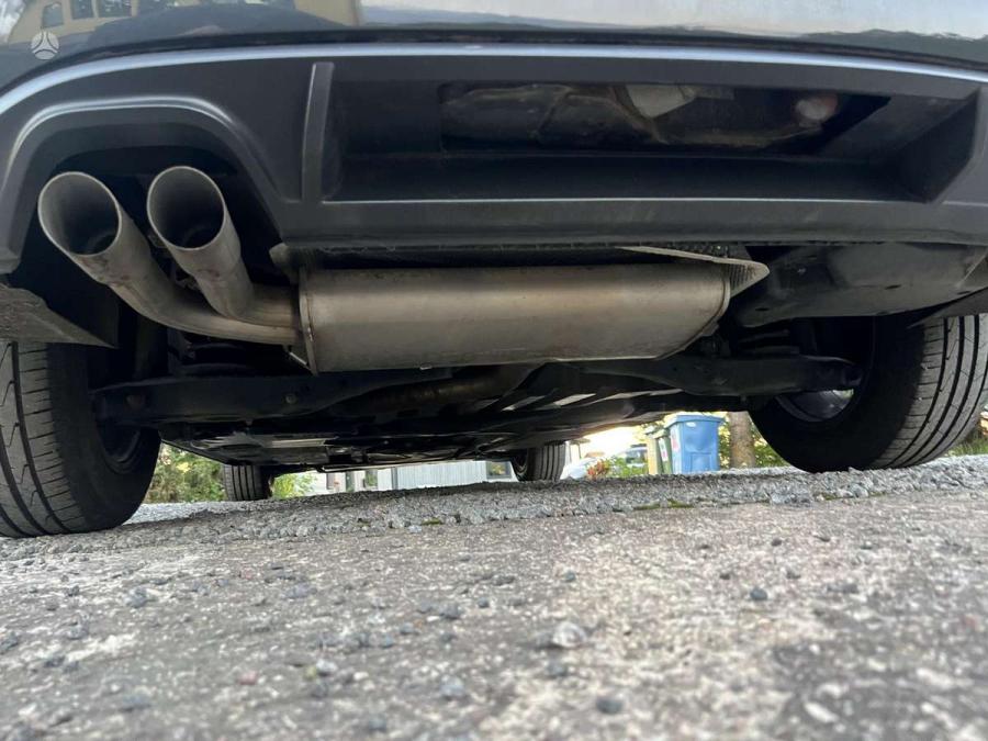 Grey Volkswagen Touran 2018 in Kaunas, with an engine capacity of 1.97 L and mileage of 172 thousand km for 8250 €, photo 18 on AUTOMOTO.COM.LV