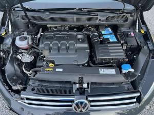 Grey Volkswagen Touran 2018 in Kaunas, with an engine capacity of 1.97 L and mileage of 172 thousand km for 8250 €, photo 19 on AUTOMOTO.COM.LV