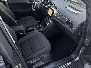 Grey Volkswagen Touran 2018 in Kaunas, with an engine capacity of 1.97 L and mileage of 172 thousand km for 8250 €, photo 22 on AUTOMOTO.COM.LV
