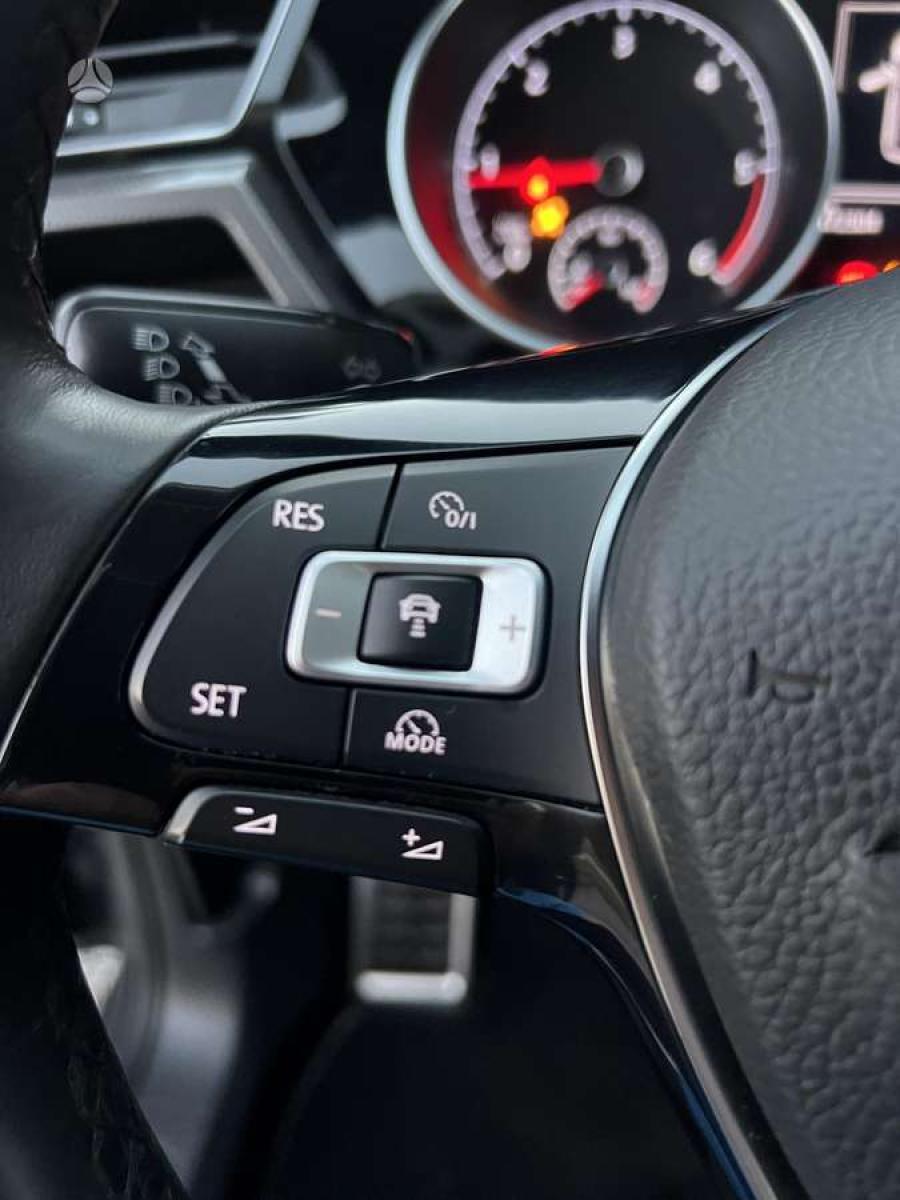 Grey Volkswagen Touran 2018 in Kaunas, with an engine capacity of 1.97 L and mileage of 172 thousand km for 8250 €, photo 25 on AUTOMOTO.COM.LV
