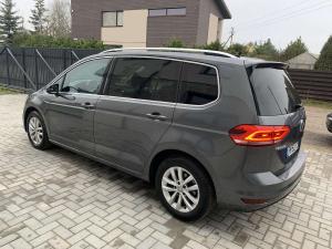 Grey Volkswagen Touran 2019 in Kaunas, with an engine capacity of 1.60 L and mileage of 262 thousand km for 12350 €, photo 5 on AUTOMOTO.COM.LV
