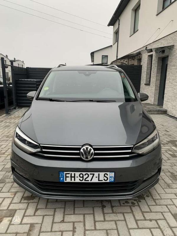 Grey Volkswagen Touran 2019 in Kaunas, with an engine capacity of 1.60 L and mileage of 262 thousand km for 12350 €, photo 7 on AUTOMOTO.COM.LV