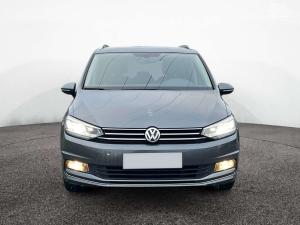 Grey Volkswagen Touran 2019 in Kaunas, with an engine capacity of 1.50 L and mileage of 75 thousand km for 25433 €, photo 2 on AUTOMOTO.COM.LV