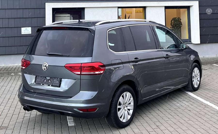 Pelēks Volkswagen Touran 2019 Kauņa, ar dzinēja tilpumu 2.00 L un nobraukumu 223 tūkst. km par 10599 €, foto 4 vietnē AUTOMOTO.COM.LV