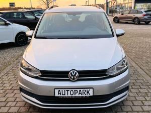 Grey Volkswagen Touran 2019 in Kaunas, with an engine capacity of 2.00 L and mileage of 60 thousand km for 24136 €, photo 2 on AUTOMOTO.COM.LV