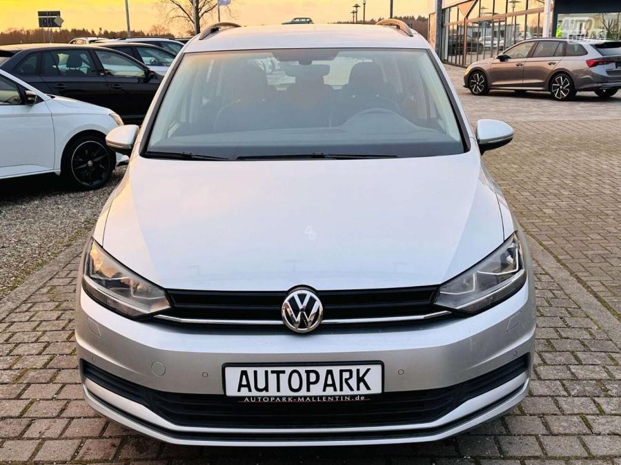 Grey Volkswagen Touran 2019 in Kaunas, with an engine capacity of 2.00 L and mileage of 60 thousand km for 24136 €, photo 2 on AUTOMOTO.COM.LV