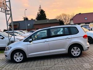 Grey Volkswagen Touran 2019 in Kaunas, with an engine capacity of 2.00 L and mileage of 60 thousand km for 24136 €, photo 4 on AUTOMOTO.COM.LV