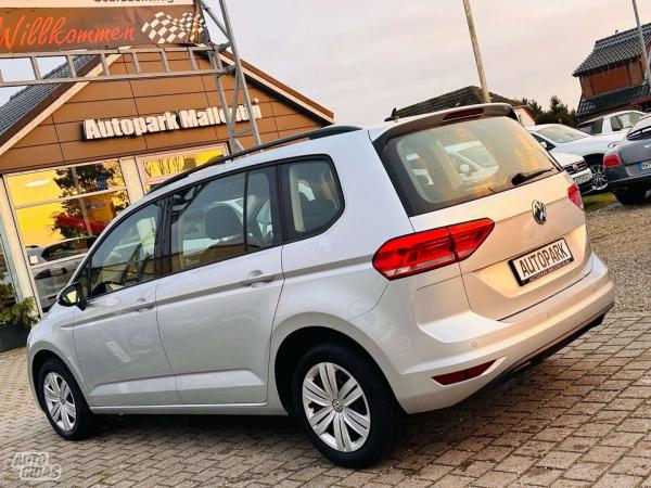 Grey Volkswagen Touran 2019 in Kaunas, with an engine capacity of 2.00 L and mileage of 60 thousand km for 24136 €, photo 5 on AUTOMOTO.COM.LV