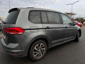 Grey Volkswagen Touran 2019 in Taurage, with an engine capacity of 1.50 L and mileage of 258 thousand km for 8400 €, photo 6 on AUTOMOTO.COM.LV