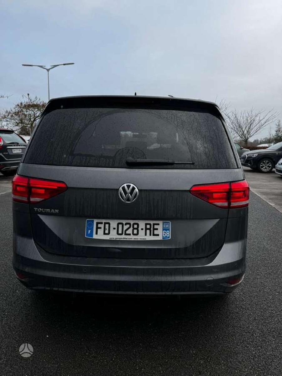 Grey Volkswagen Touran 2019 in Taurage, with an engine capacity of 1.50 L and mileage of 258 thousand km for 8400 €, photo 8 on AUTOMOTO.COM.LV