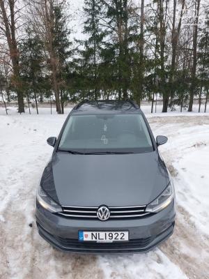 Grey Volkswagen Touran 2019 in Mazeikiai, with an engine capacity of 1.60 L and mileage of 347 thousand km for 10900 €, photo 3 on AUTOMOTO.COM.LV