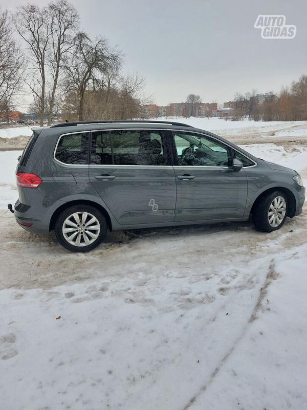 Grey Volkswagen Touran 2019 in Mazeikiai, with an engine capacity of 1.60 L and mileage of 347 thousand km for 10300 €, photo 5 on AUTOMOTO.COM.LV