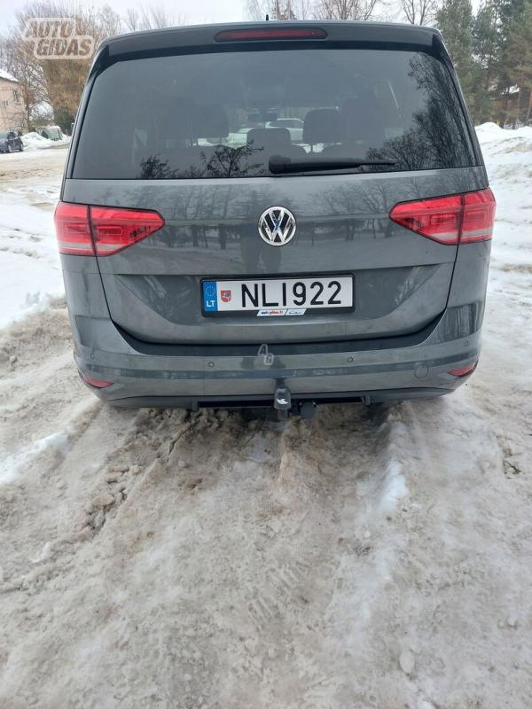 Grey Volkswagen Touran 2019 in Mazeikiai, with an engine capacity of 1.60 L and mileage of 347 thousand km for 10300 €, photo 6 on AUTOMOTO.COM.LV