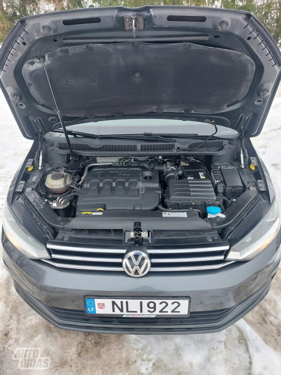 Grey Volkswagen Touran 2019 in Mazeikiai, with an engine capacity of 1.60 L and mileage of 347 thousand km for 10900 €, photo 9 on AUTOMOTO.COM.LV